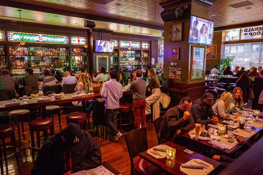 What to Know Before Visiting Emerald Loop Bar & Grill in Chicago, IL
