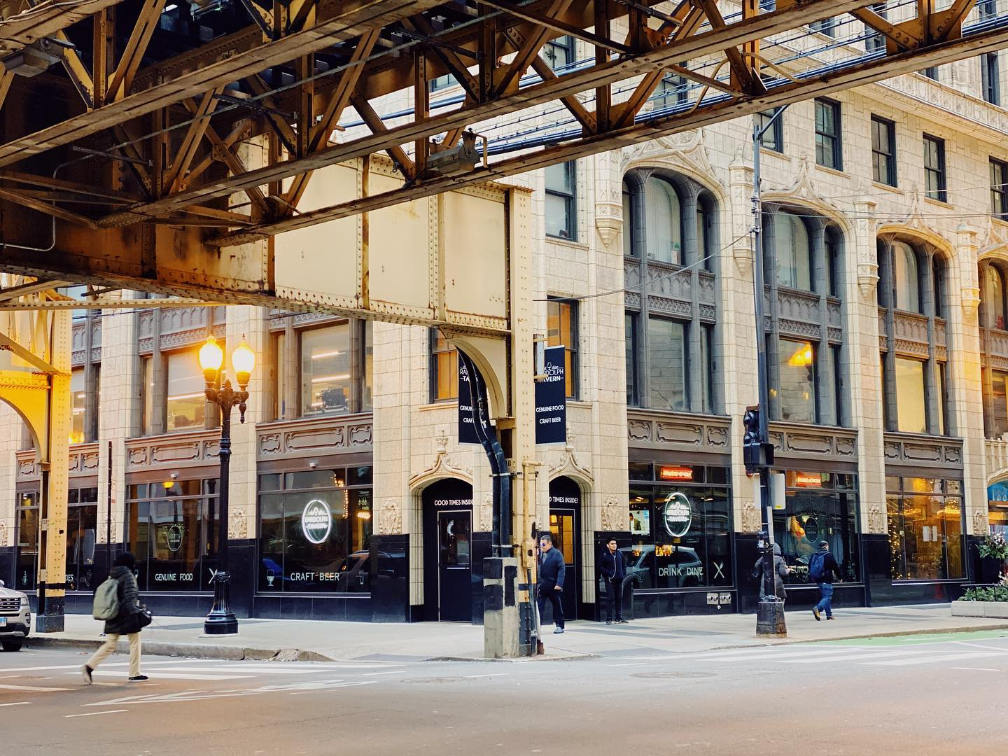 What to Know Before Visiting Randolph Tavern Pub in Chicago, IL